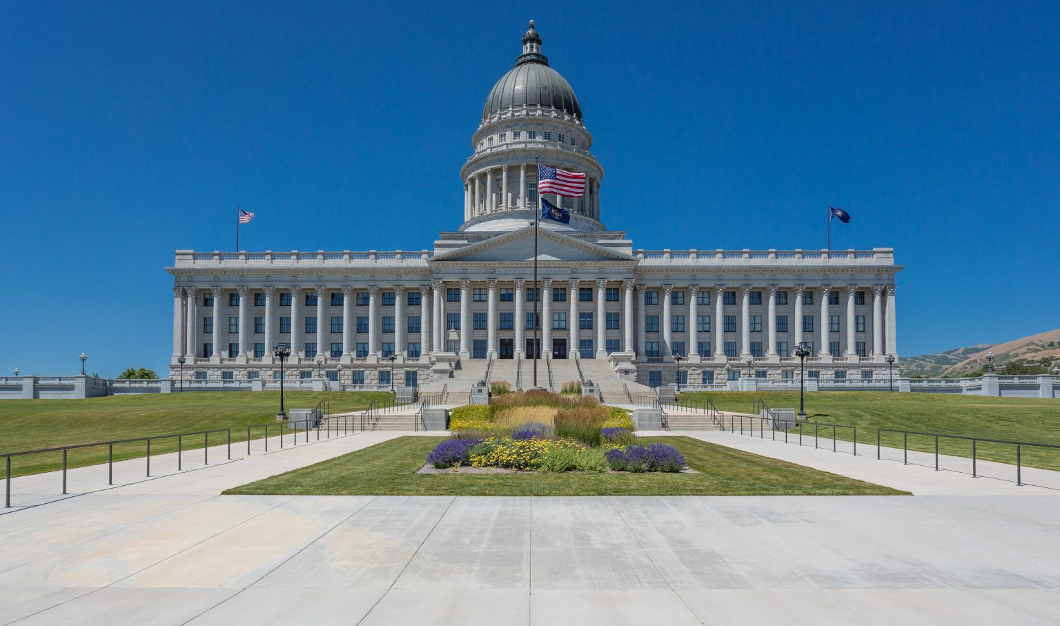 Utah State Legislature repeals public sector collective bargaining ban ...